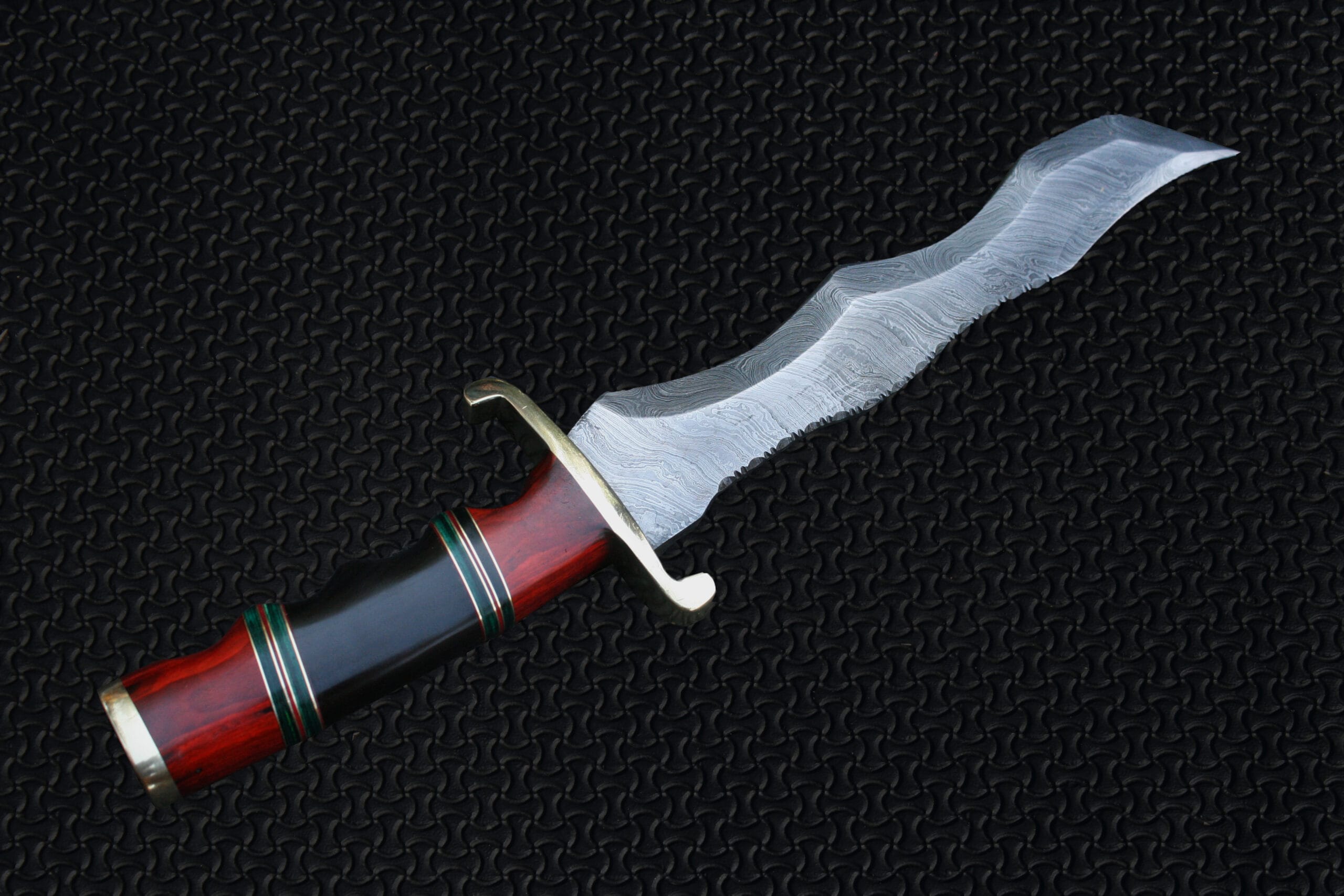 8 inches Damascus Steel Handmade Curved Bevel Edge Dagger Hicarta Handle