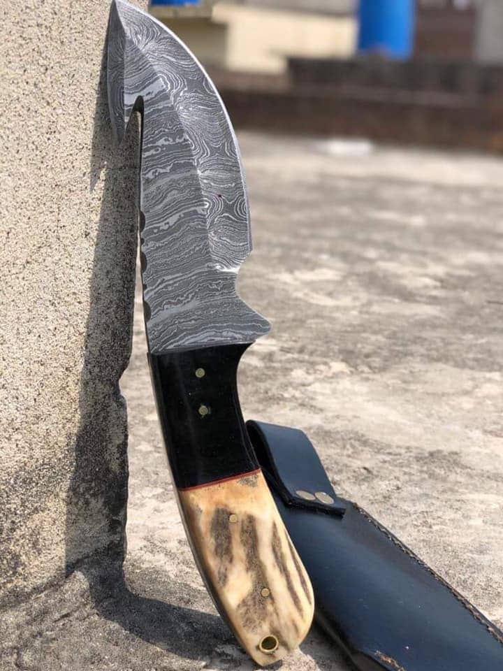 8 inches Handmade Damascus Steel Skinner Stag Horn and Bull Horn Handle