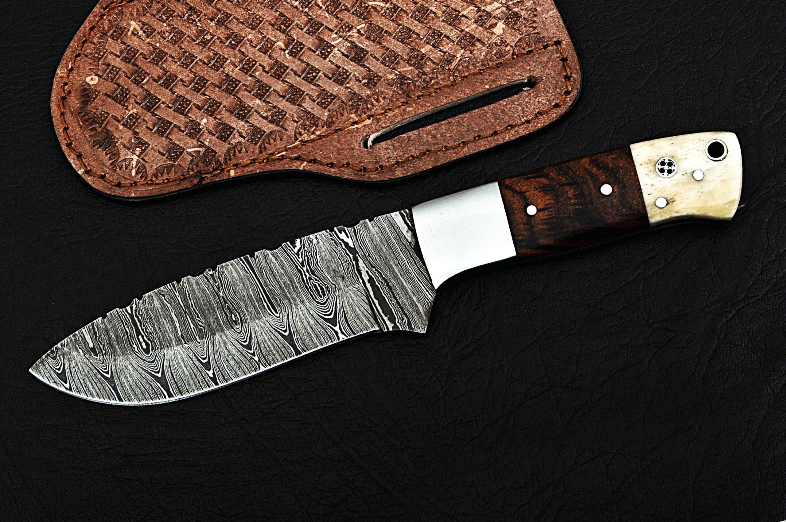 CUSTOM HANDMADE DAMASCUS Hunting knife 10 inch, Bowie Knife, Walnut ...