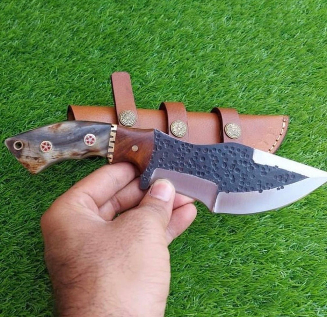 Handmade Tracker knife with wood and sheep horn handle